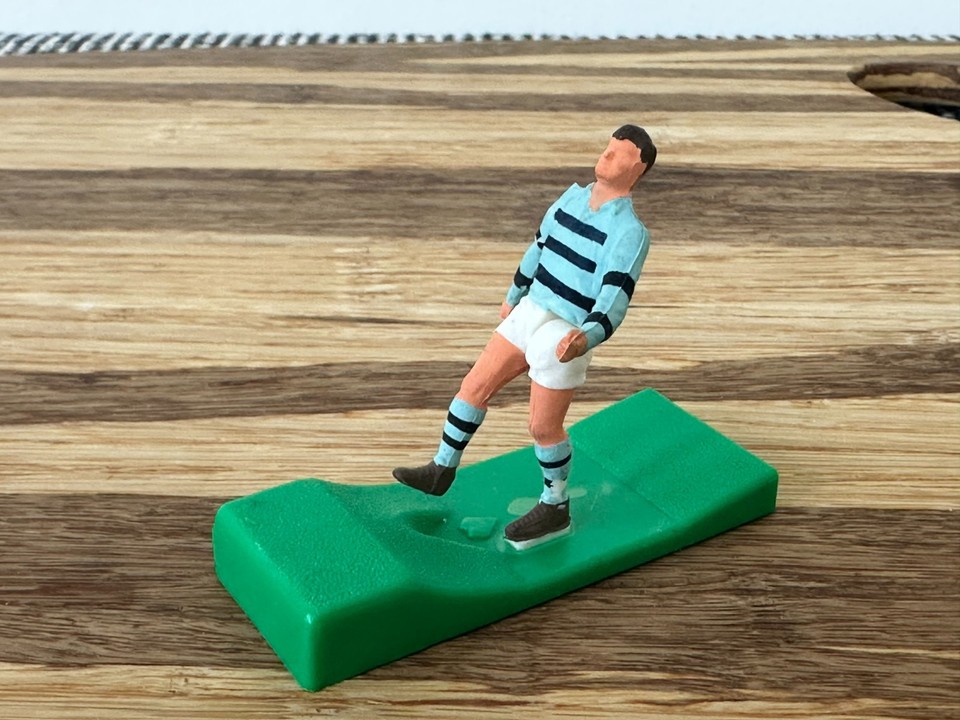 Subbuteo RUGBY Kicking Fullback (Set RK) - Barbarians - Reference: R7 ...
