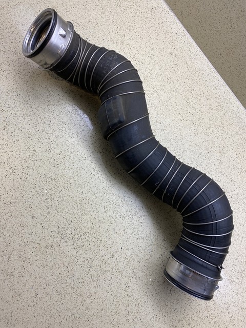 2005 Mercedes-Benz C230 Passenger Side Intercooler Air Hose 2035280782 ...