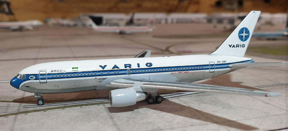 AeroClassics VARIG Brasil 767-241ER extened range 1990s color PP-VNP ...