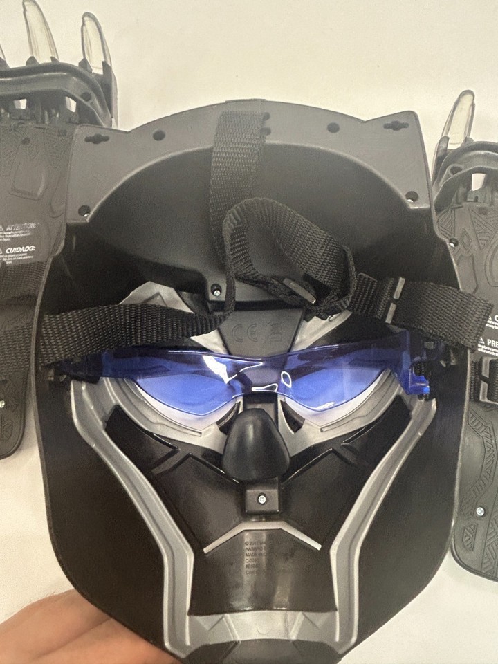 Marvel Black Panther Legacy Collection Vibranium Power FX Mask & Claw's ...