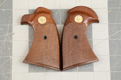 2nd Gen. Colt Short D-Frame Post-1966 Stubby Target Grips, Diamondback ...