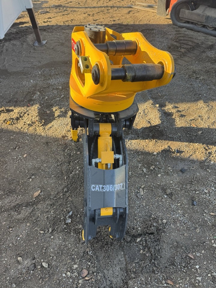 Swivel Head Rotating Log Grapple Bucket Attachment CAT Caterpillar 305 ...