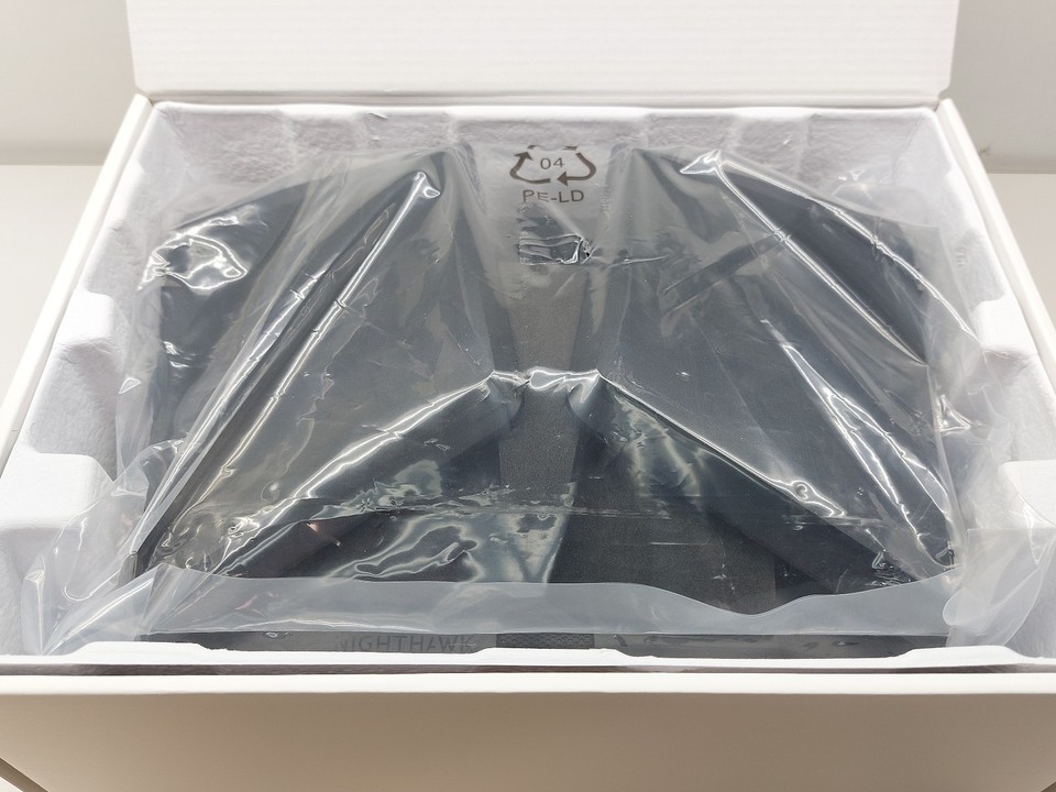 Netgear Nighthawk AX12 AX6000 12-Stream AX WiFi Router RAX120 ...