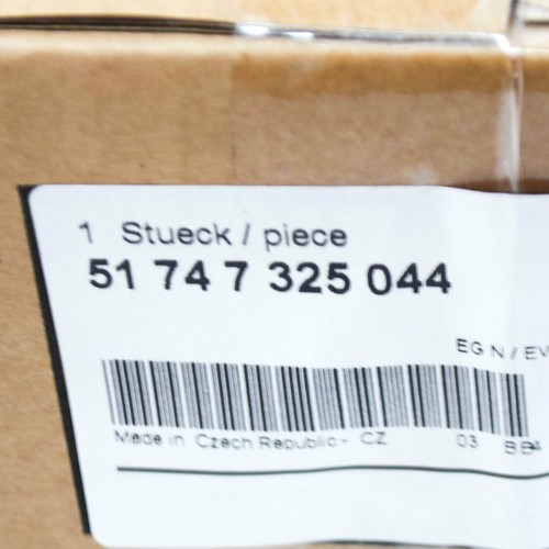 BMW F45 F46 RADIATOR AIR DUCT HOLDER LOWER LEFT 7325044 51747325044 NO ...