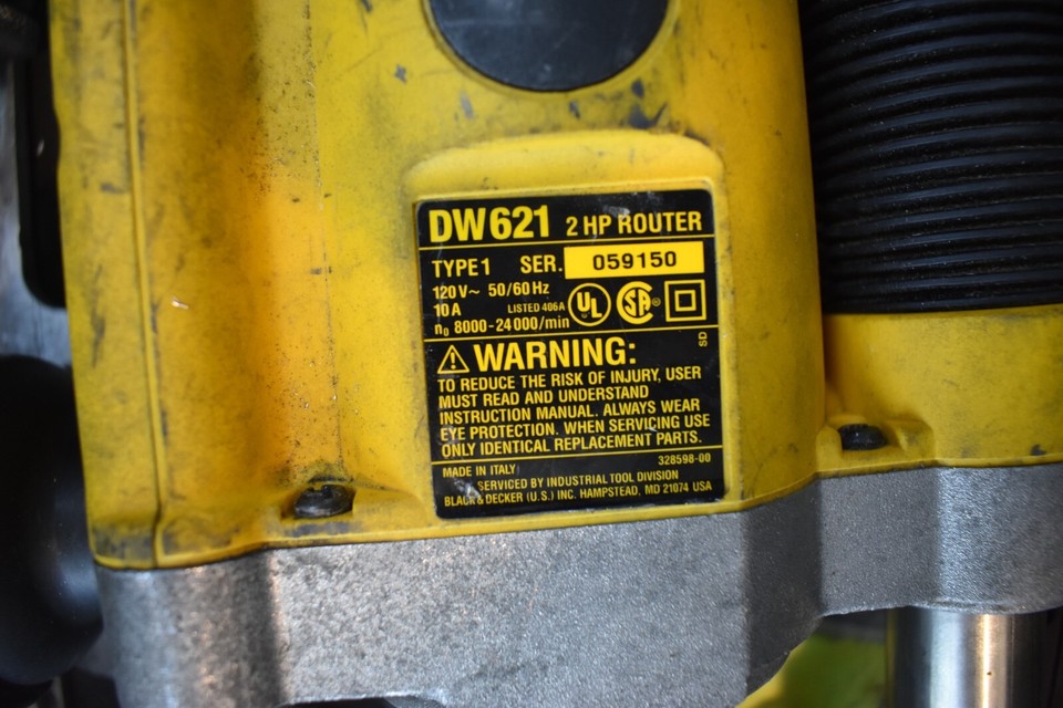 Dewalt Tools DW621 2 HP EVS Plunge Router Comes with Case and ...