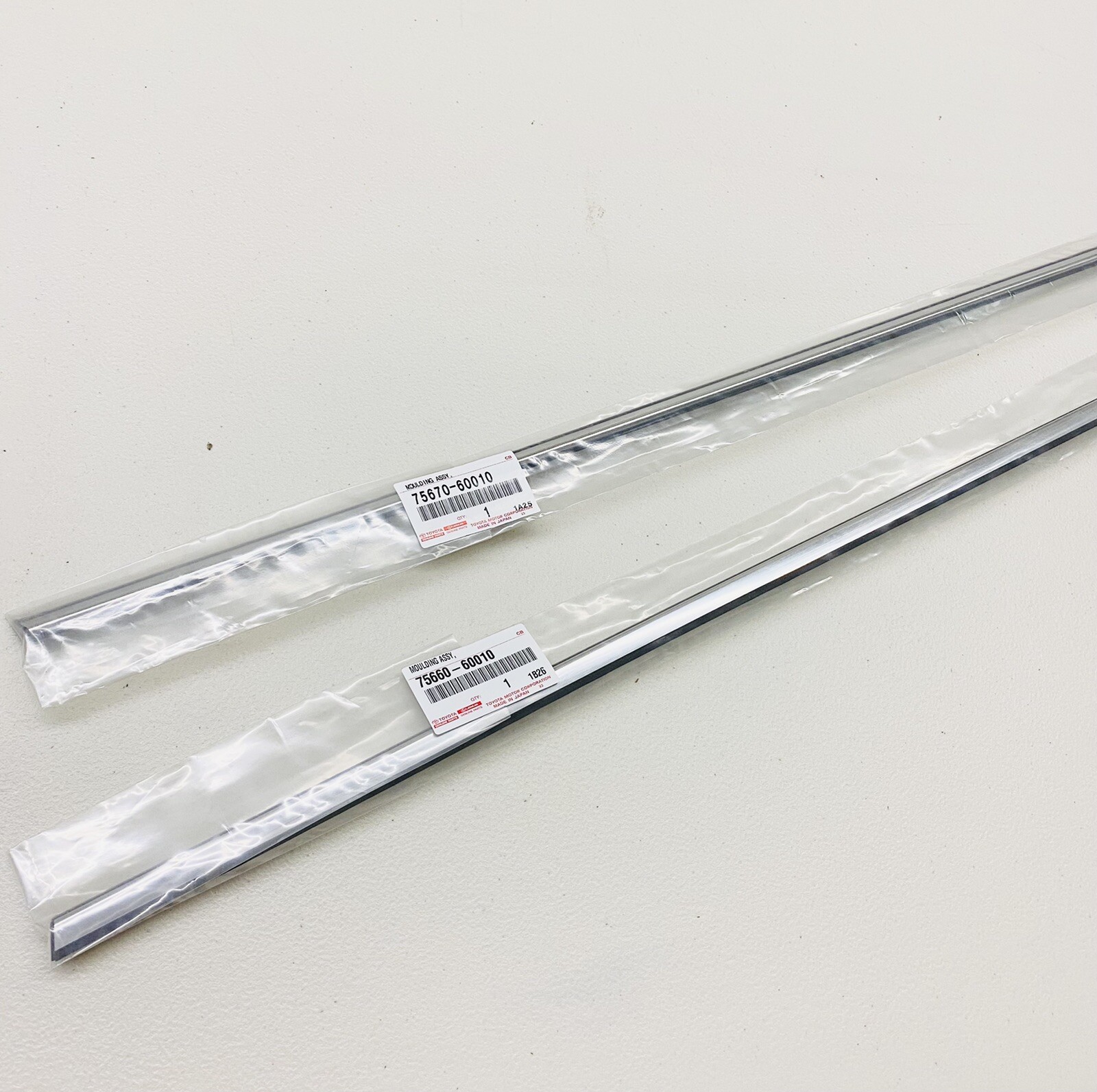 GENUINE TOYOTA LC 80 LX450 QUARTER WEATHERSTRIP BELT MOULDING RH & LH ...