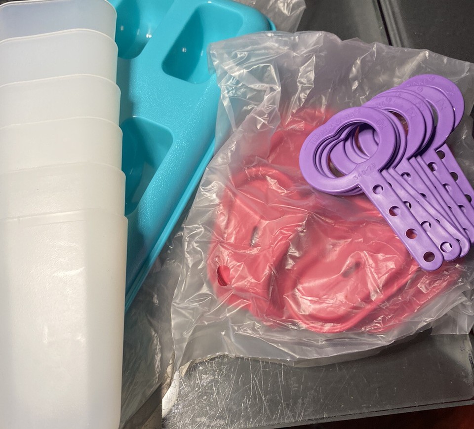New USA Vintage TUPPERWARE ICE TUPS Complete Set for 6 + 2 Spare Stick ...