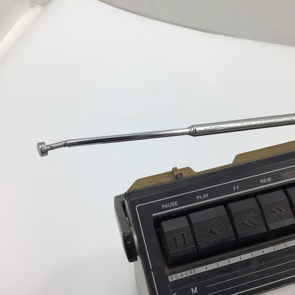 General Electric Portable 8-Track Cartridge Player FM-AM Radio Model RX ...