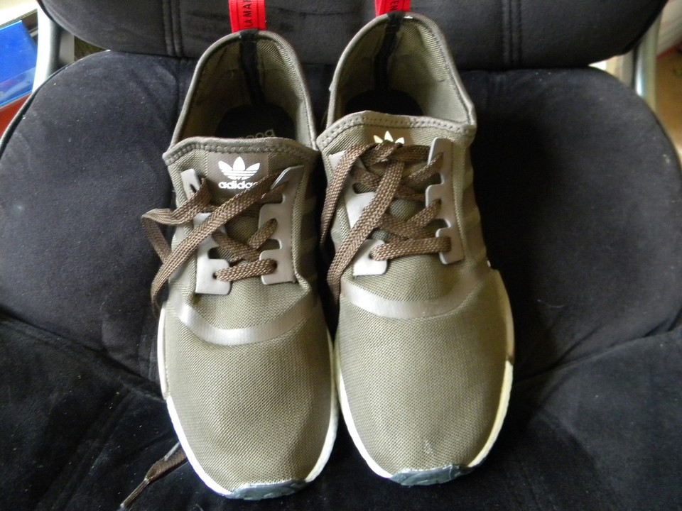 Adidas Die Weltmarke Mit Den 3 Streifen brown/red/white Athletic Shoes ...