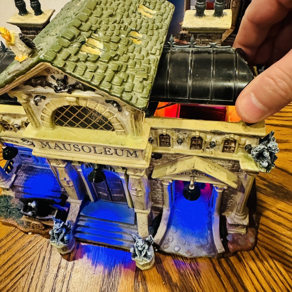 Lemax SPOOKY TOWN "Rest in Pieces Mausoleum" 55233 (RETIRED) Parts ...