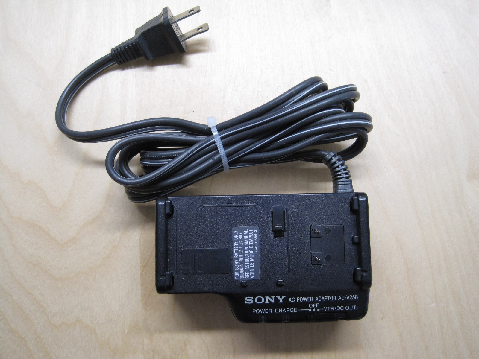 Sony AC-V25B AC Power Adaptor Battery Charger 110-240V 17W 7.5V 1.5A ...