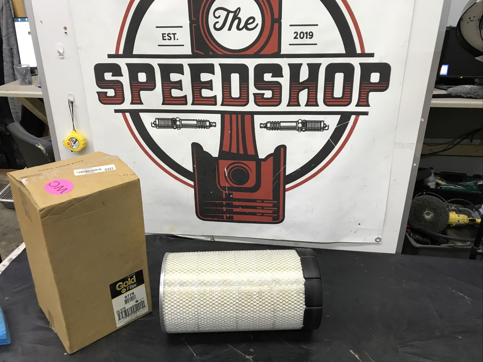 JOHN-DEERE AT300487 - Air filter cross reference