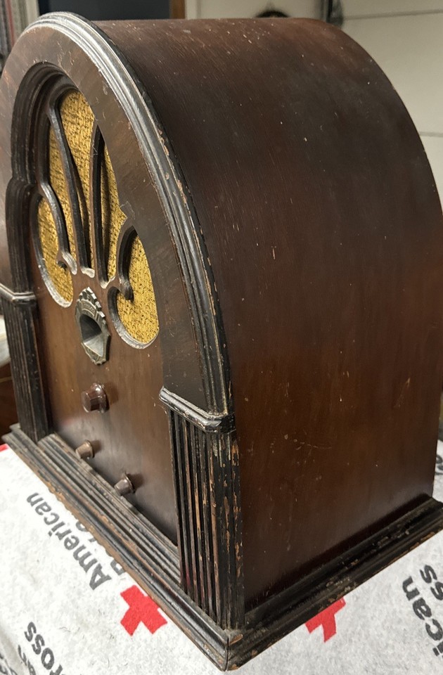PHILCO MODEL 21 BABY GRAND CATHEDRAL RADIO. 1930. 95 YEARS OLD. RARE ...