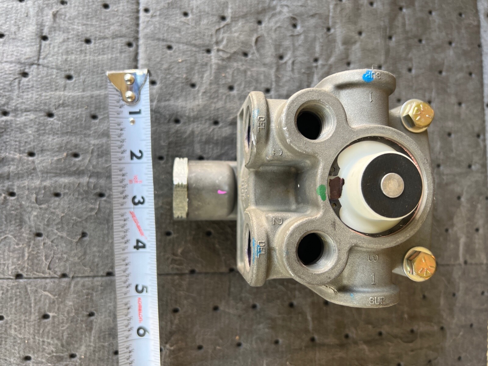 Bendix # k065765 R14 Relay valve | eBay