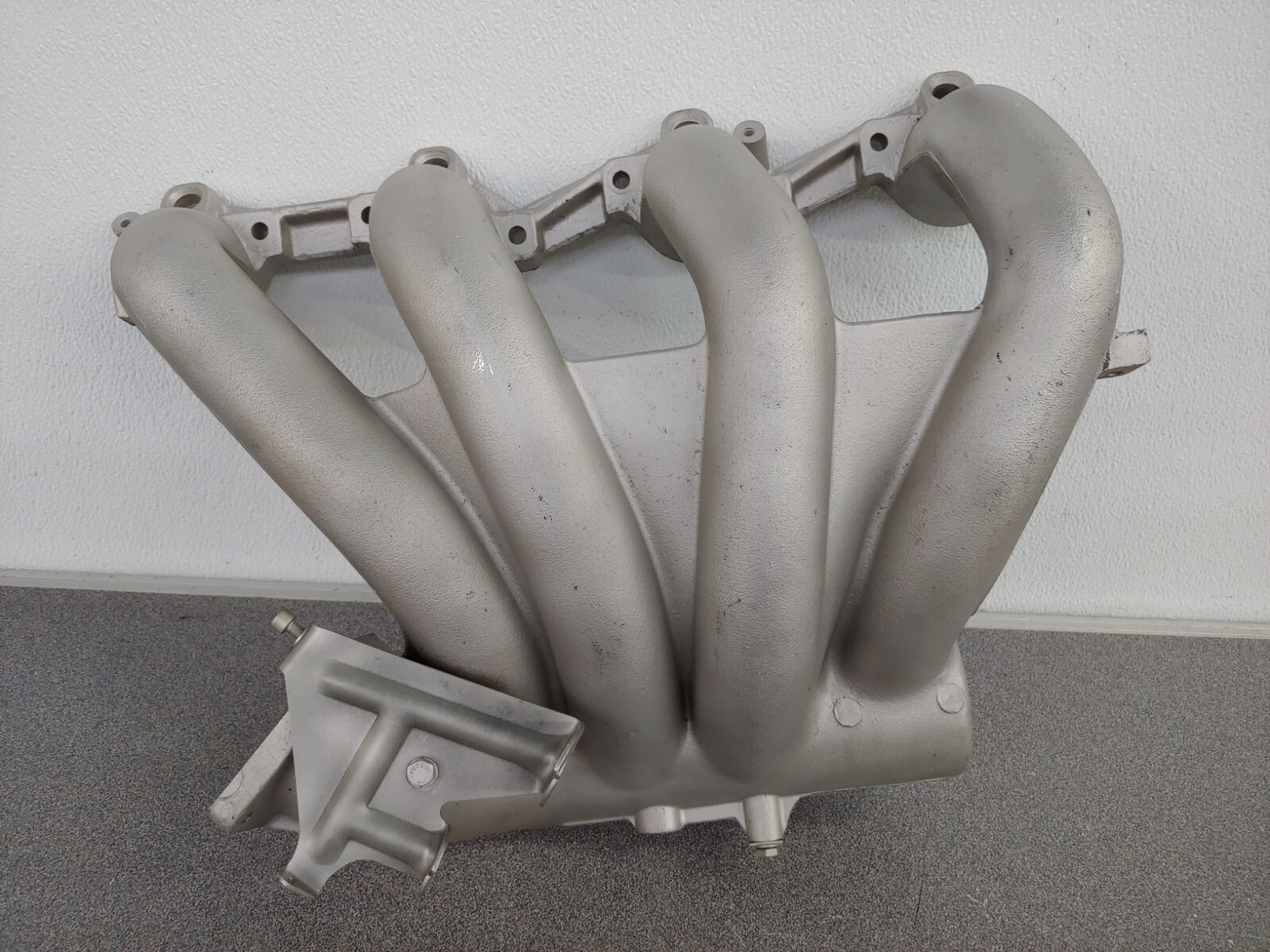 VERY NICE USED ORIGINAL GENUINE PORSCHE 944 ALUMINUM INTAKE MANIFOLD 3/ ...