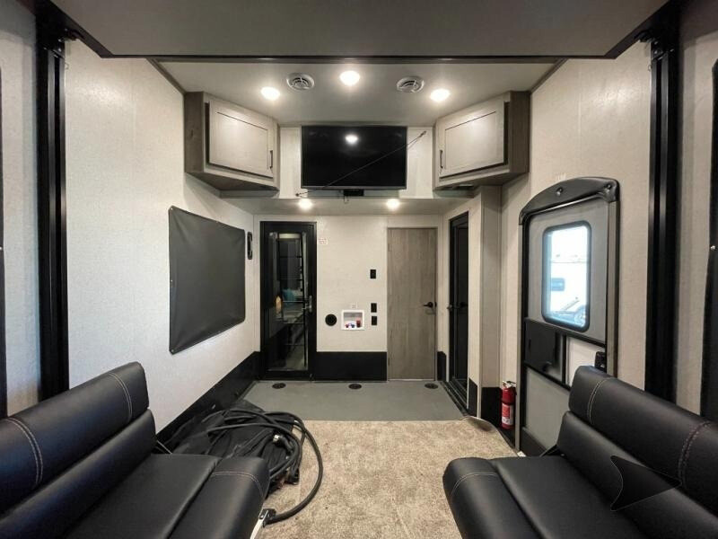 2021 Keystone Raptor 429 44ft Toy Hauler 13' Garage 1.5 Baths 2 Decks ...