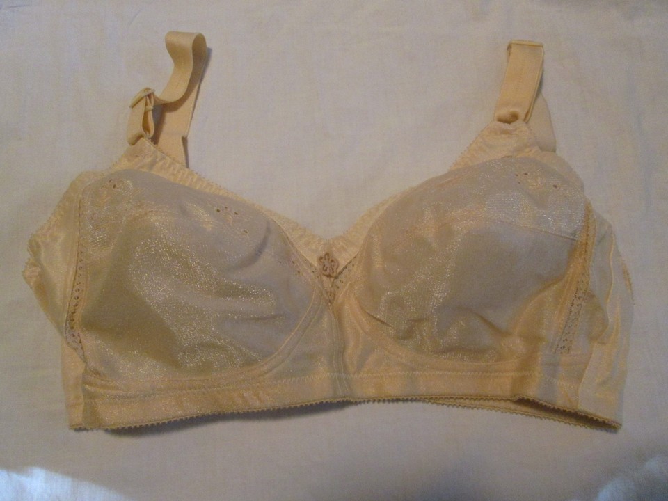 VTG Playtex No Body's Perfect Bra Embroidered Wireless Soft Cup #810 ...