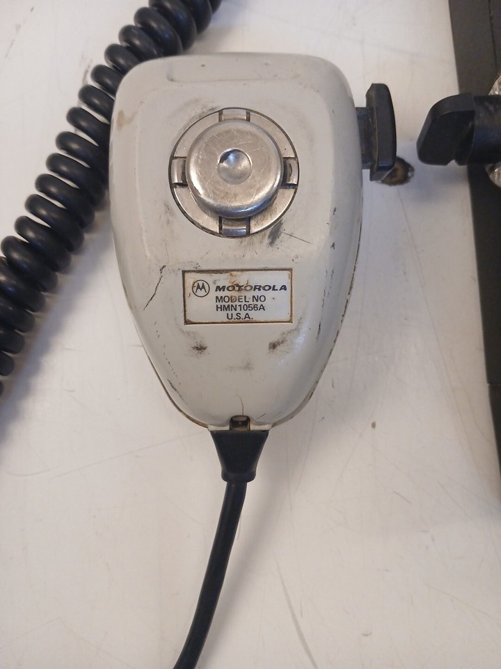 Motorola MaxTrac 50 Radio w/ Motorola HM1056A Mic *UNTESTED, SELLING ...