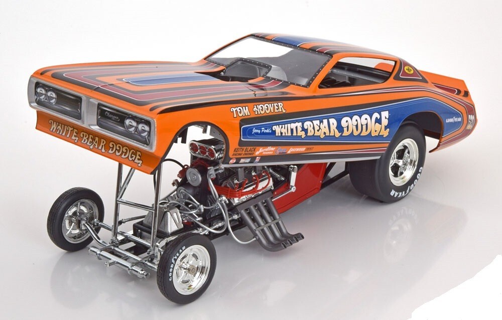 TOM HOOVER WHITE BEAR 1971 DODGE CHARGER 1:18 AUTO WORLD LEGENDS OF ...