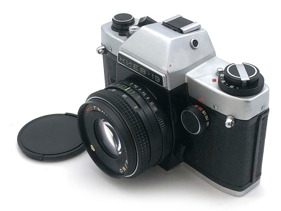 Soviet KIEV-19 Arsenal 35mm SLR camera with MC Helios-81N 2/50mm lens ...