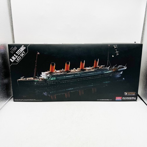 ACADEMY 14220 R.M.S.TITANIC LED MODEL KIT 1/700 SCALE New Damaged Box ...