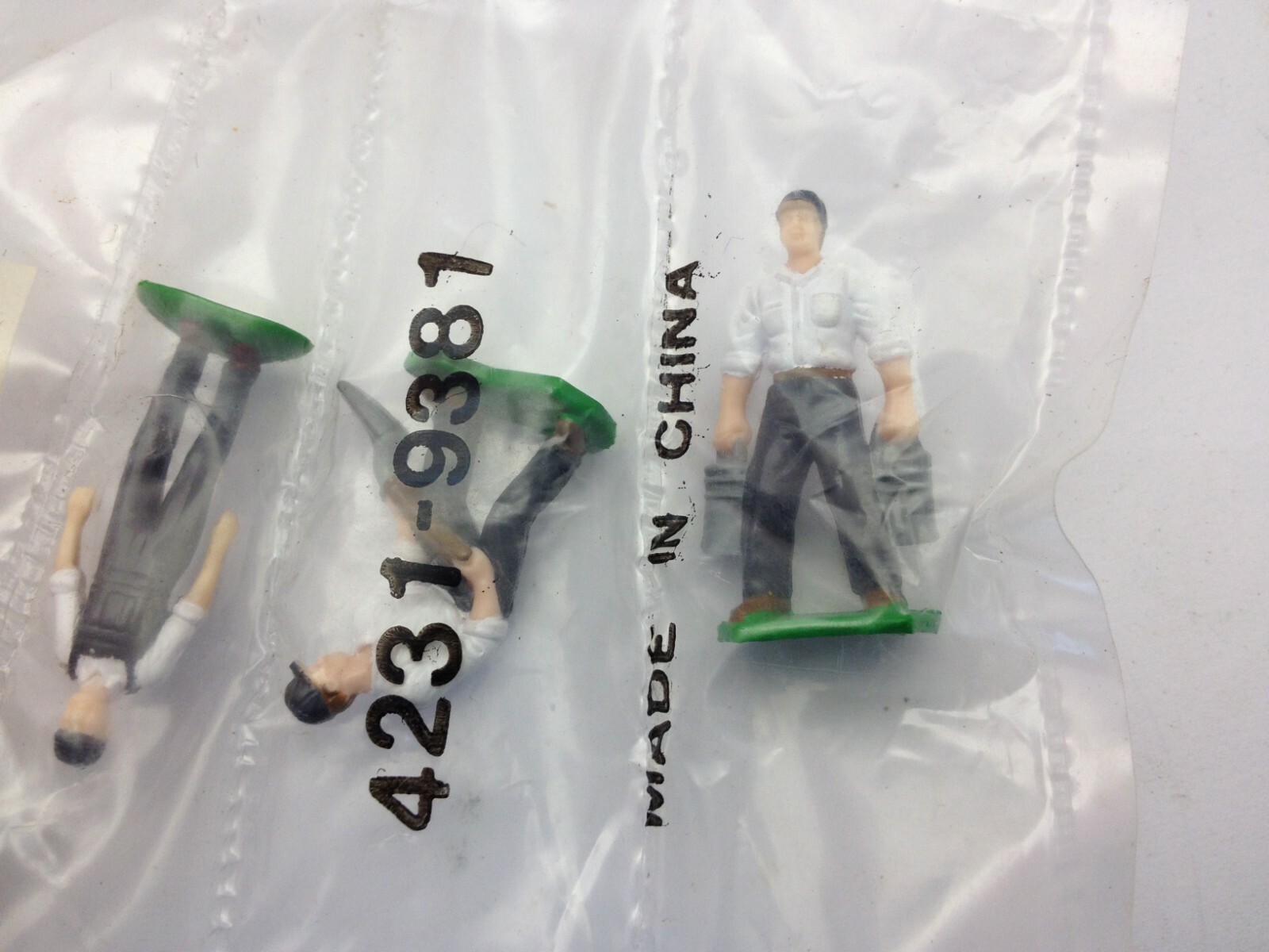 Ertl Mini Figures Farm Country Set 1375XD 1943XZ 4231-9381 (3 People In ...