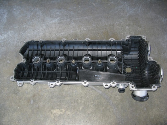 03-06 Porsche Cayenne 955 V8 Right RH Valve Cover Cam Camshaft ...