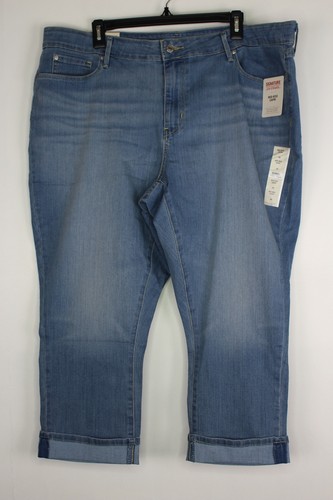Women's Signature by Levi Strauss & Co. Mid Rise Capri Jeans Sunset Ice ...