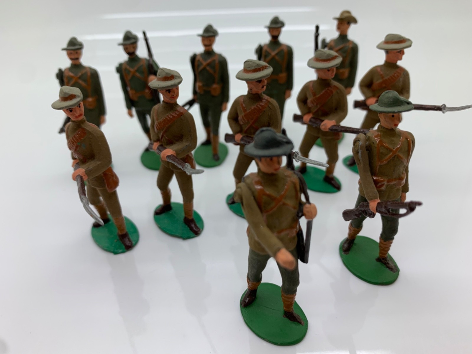 UNBRANDED TOY SOLDIERS ELEVEN WWI ERA OLIVE DRAB & KHAKI FIGURES 54MM ...