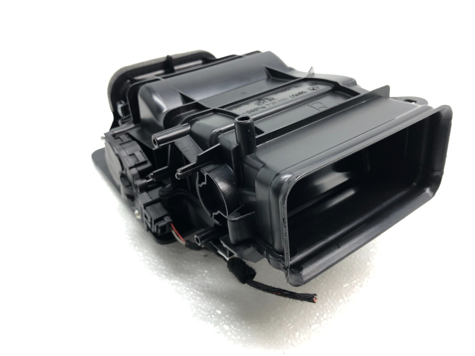 2010-2016 PORSCHE PANAMERA RIGHT PASSENGER FRONT UNDER SEAT AIR VENT ...