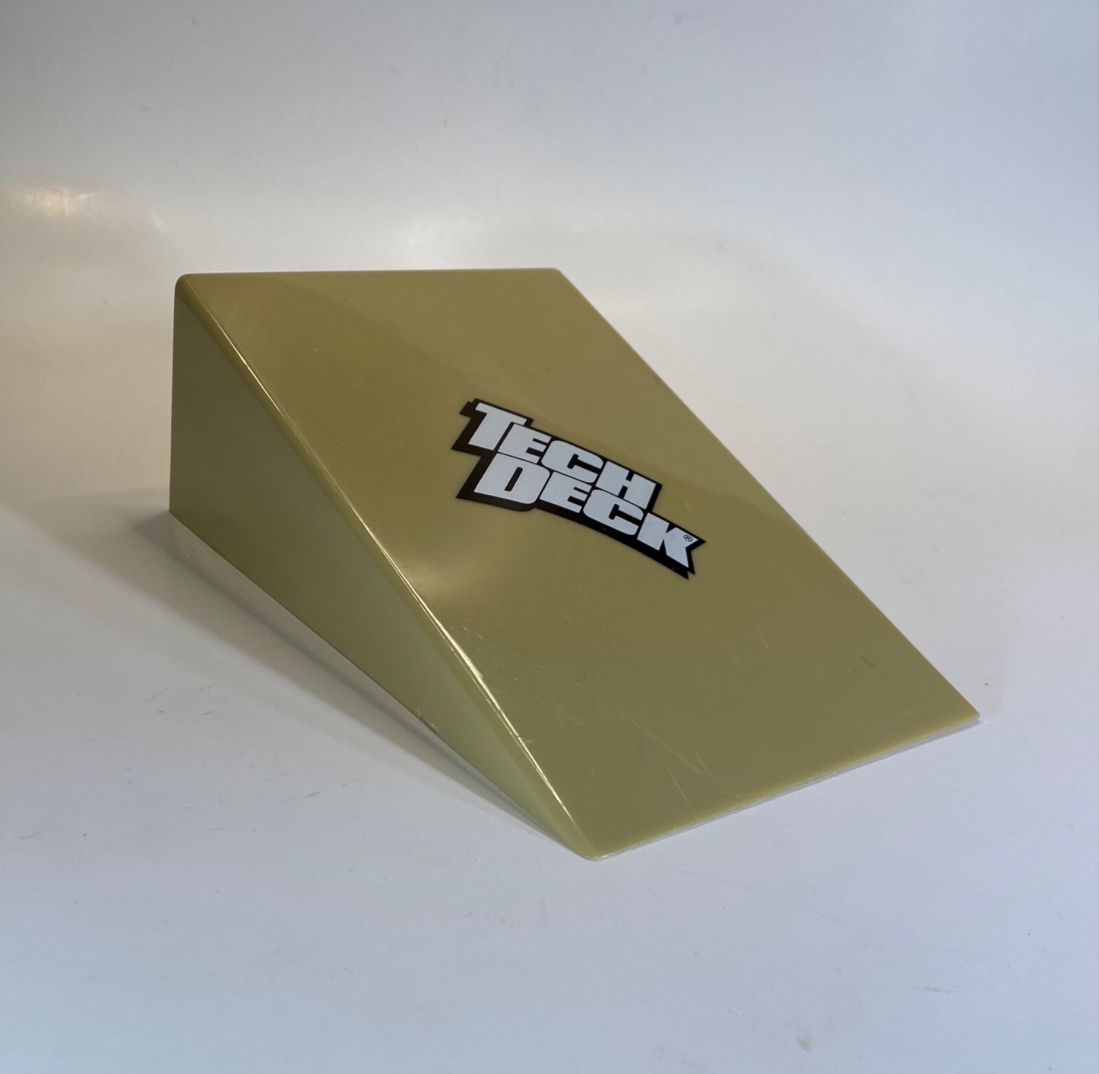 Tech Deck • Kicker Ramp Skateboard Bank • Fingerboard Jump Ramp • Skate ...