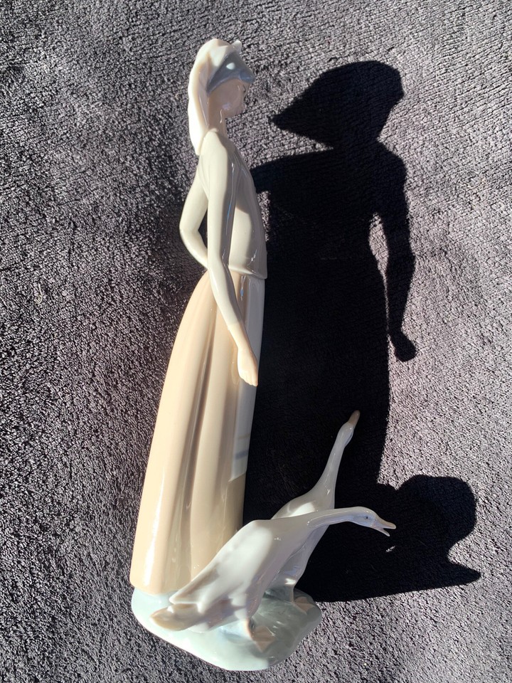 Llardo Lady And The Geese | eBay