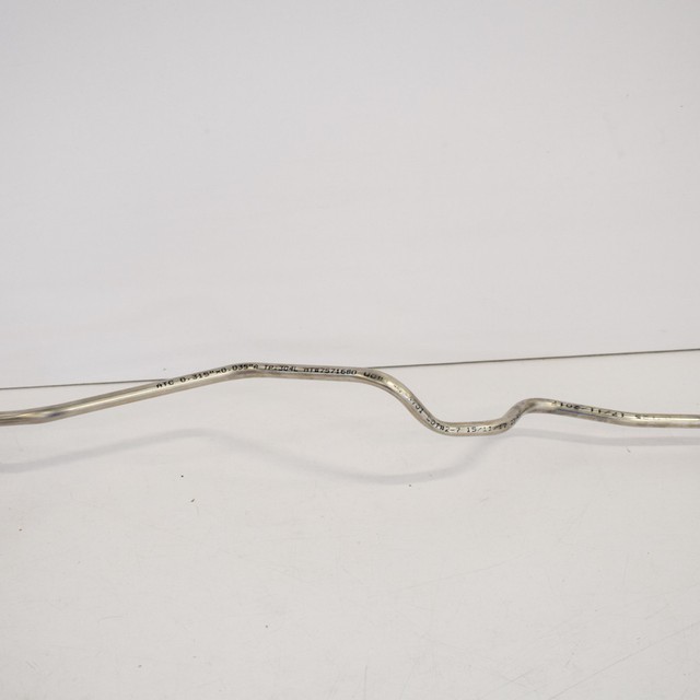 Genuine OE BMW E70 E70n E71 F15 F16 Sac SUV Fuel Feed Line 16117164397 ...