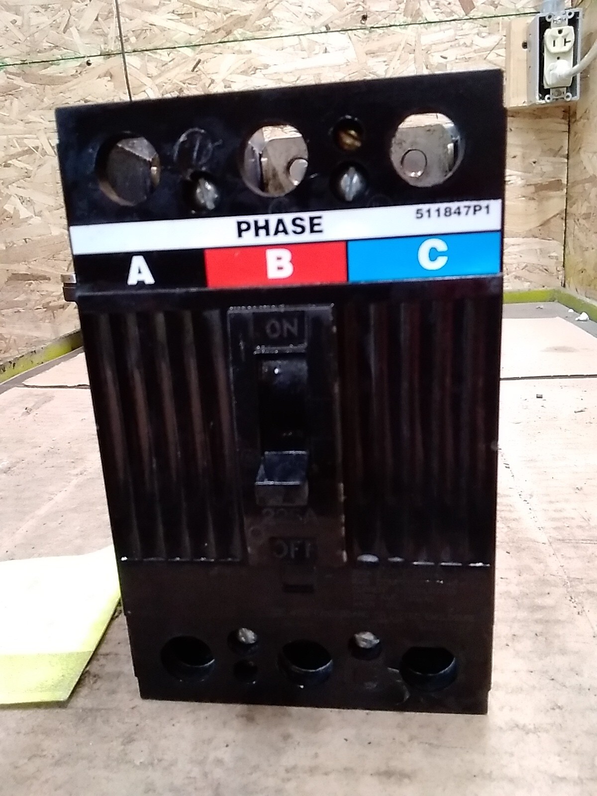 GE TQD32225 GENERAL ELECTRIC 225A CIRCUIT BREAKER 3P 240V | eBay