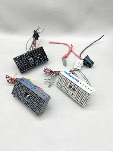 2008-2011 Buick Lucerne Cadillac DTS REAR Fuse Box Wiring Harness Plugs ...