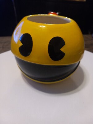 Pac-Man Coffee Mug by ZAK! Retro Classic Smiling Pac-Man 5.5" X 4 ...