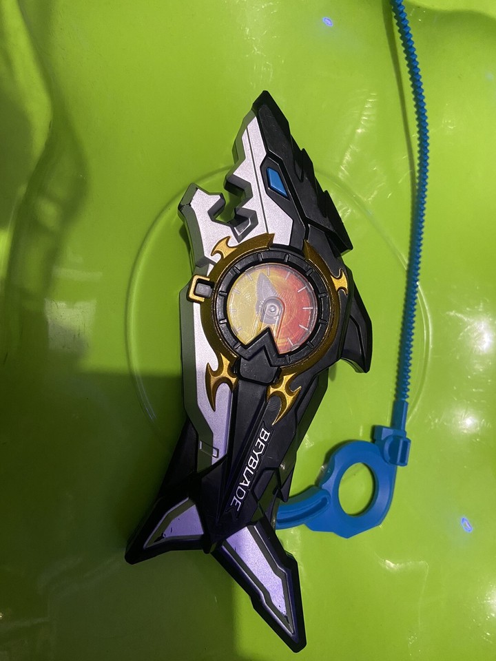 Beyblade Burst Evolution Hasbro Riptide Blast Shark Launcher AND ...