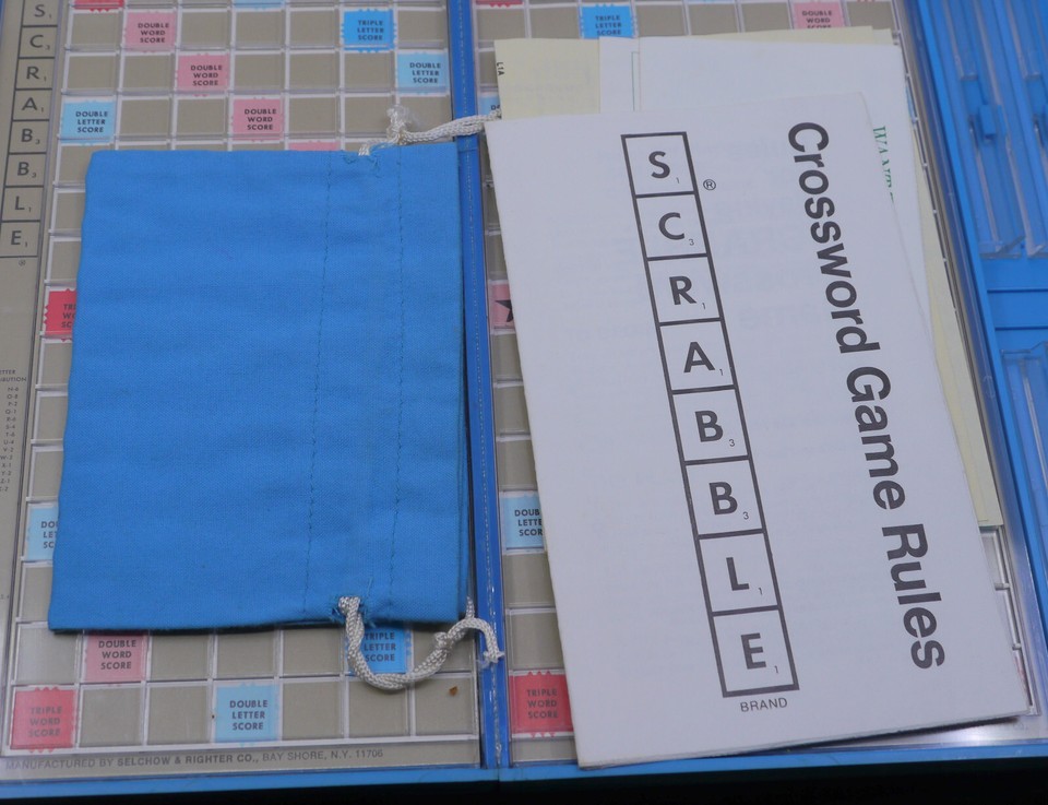 1977 TRAVEL EDITION SCRABBLE GAME No. 52, WITH CARRYING CASE COMPLETE ...