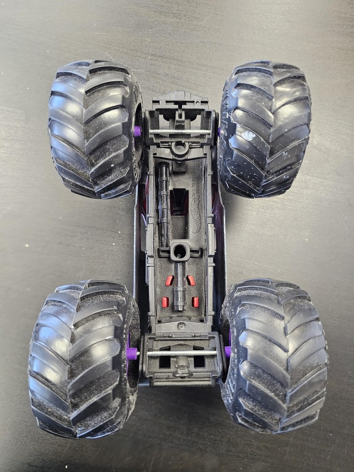 Hot Wheels Monster Trucks One Bad Ghoul 1:24 Diecast Purple Truck Toy ...