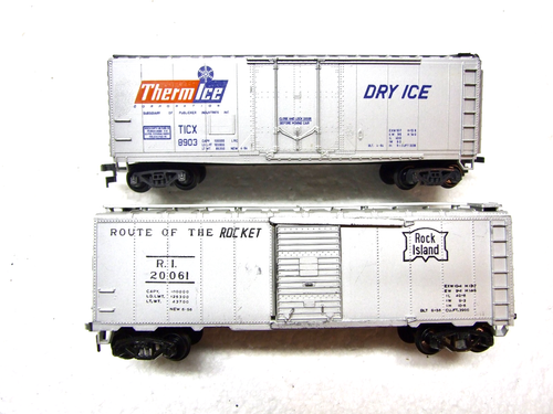 Lot of 2 HO AHM Cars: ThermIce Reefer 8903 & Rock Island Box Car 20061 ...