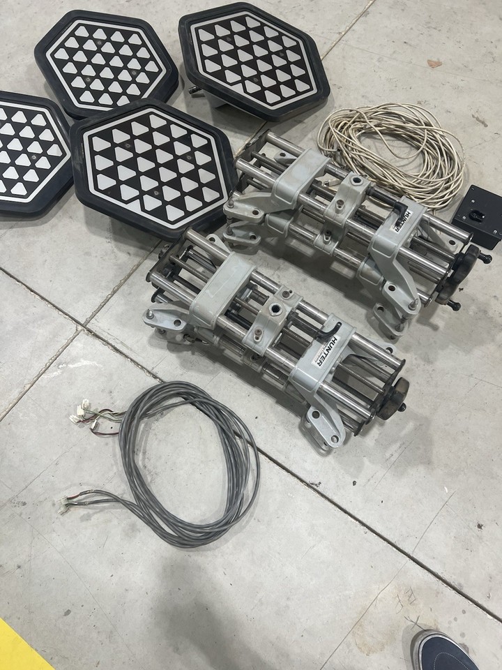 Hunter DSP600 Wheel Alignment Target And Clamp Set 4. With Beam Hub And ...