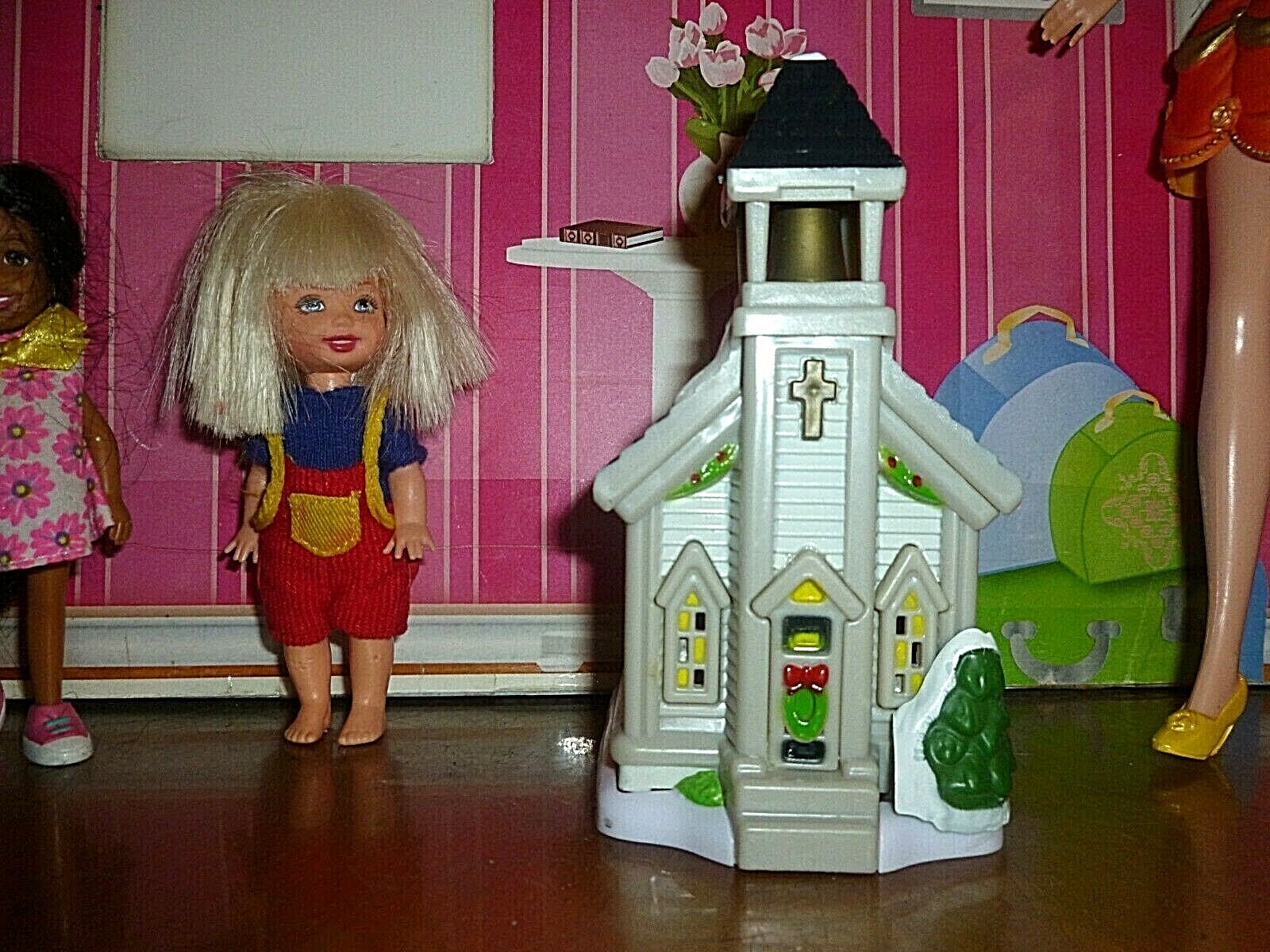 BARBIE KELLY DOLL SIZE TOY DIORAMA - MINIATURE DOLLHOUSE CHURCH #3 | eBay