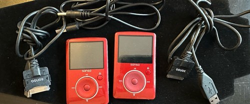 2 SanDisk Sansa Fuze (4 GB) Digital Media MP3 Player Red 2 Charging ...