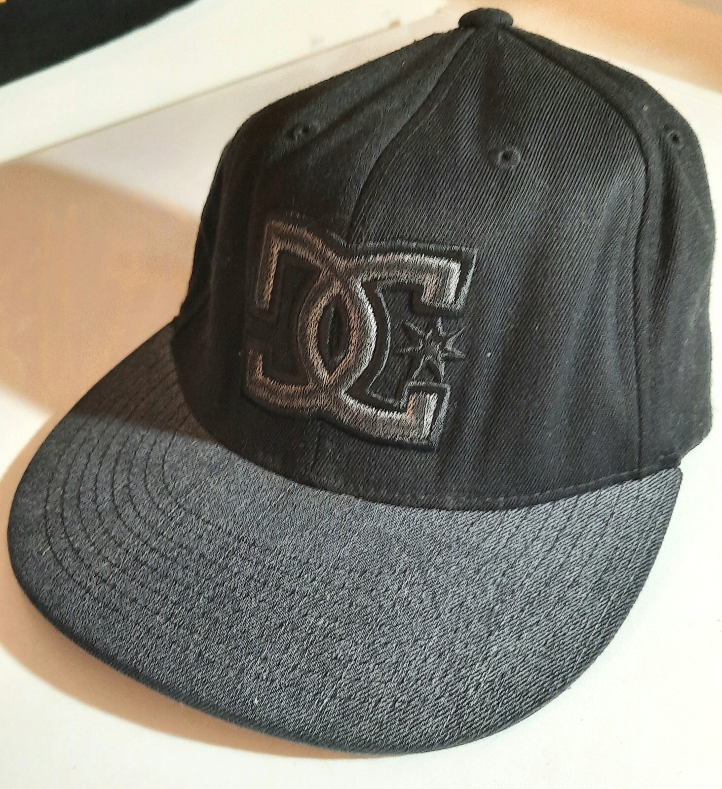 Nice Black & Grey S-M Flexfit DC Baseball Cap/Hat | eBay