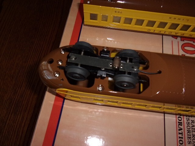 Lionel MTH 11-6007-1 M10000 Union Pacific Streamliner Set, Beautiful ...