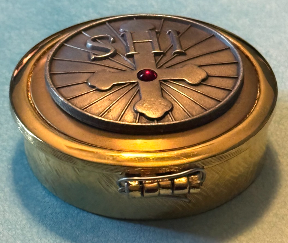 BEAUTIFUL GOLD BRASS & SILVER METAL COMMUNION PYX W/ CROSS IHS & RED ...