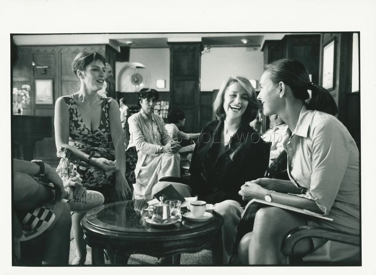 Charlotte Rampling Table