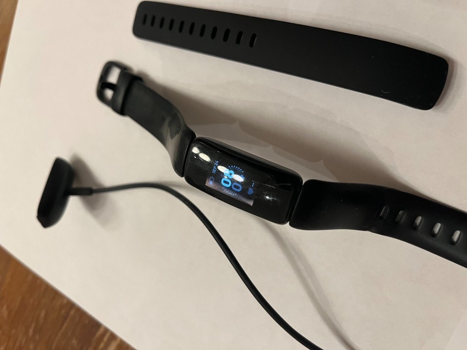 Fitbit Inspire 2 Activity Tracker with Charger - Black | eBay