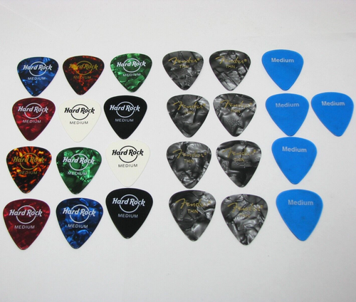 Lot of 25 Guitar Picks, 8 Fender THIN 12 Hard Rock Cafe and 5 Generic ...