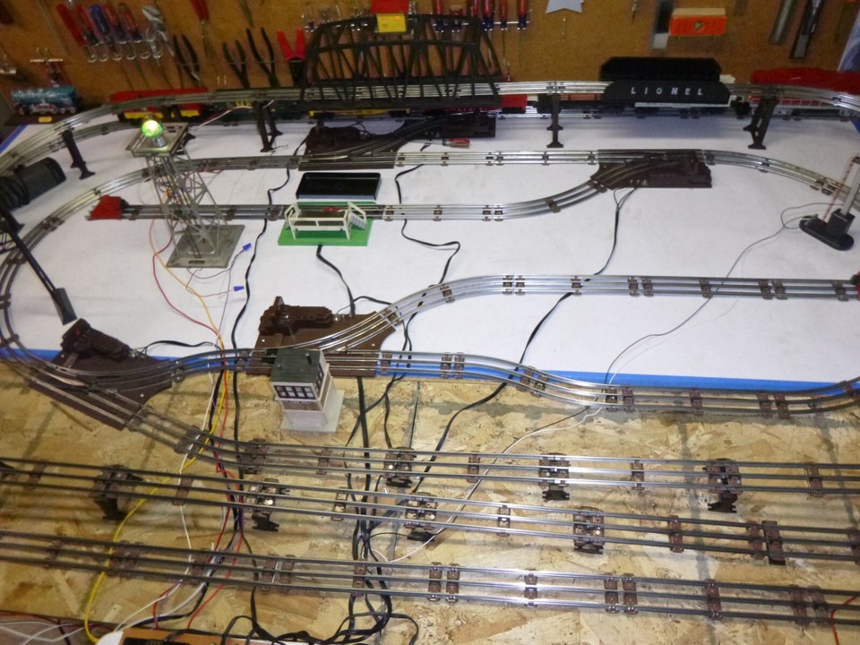 C-7 Reconditioned Addams Family 4x8 Lionel train set w/accessories, 6 ...